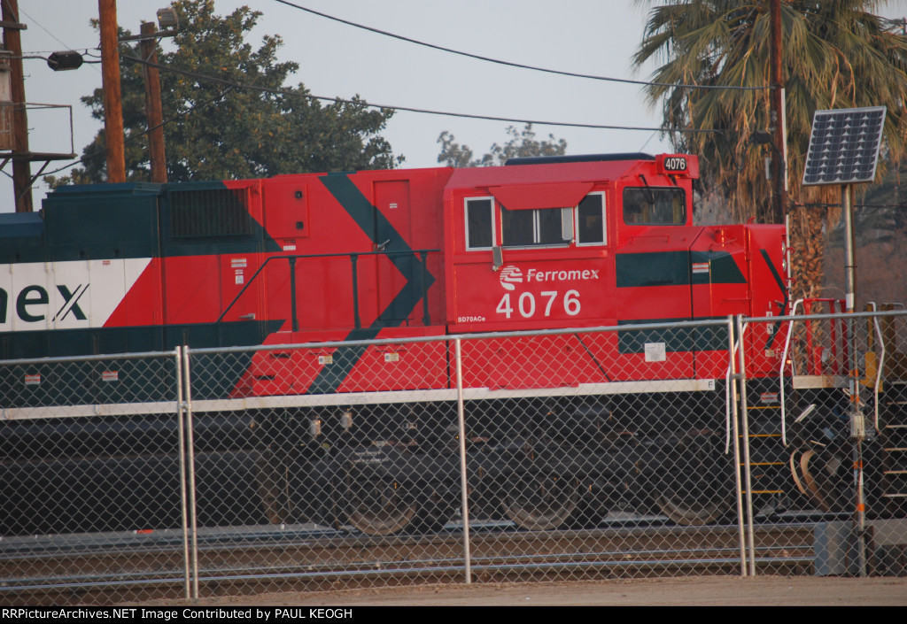 Close in Shot of Ferromex 4076, a #4 unit of a eastbound Intermodal